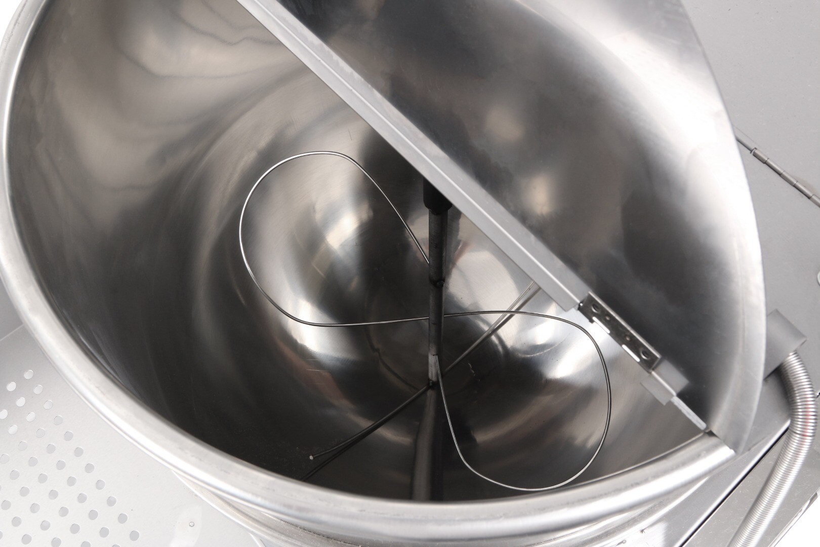 Portable Kettle Popcorn Machine Ball Shape Corn Popper With Automatic Mixer